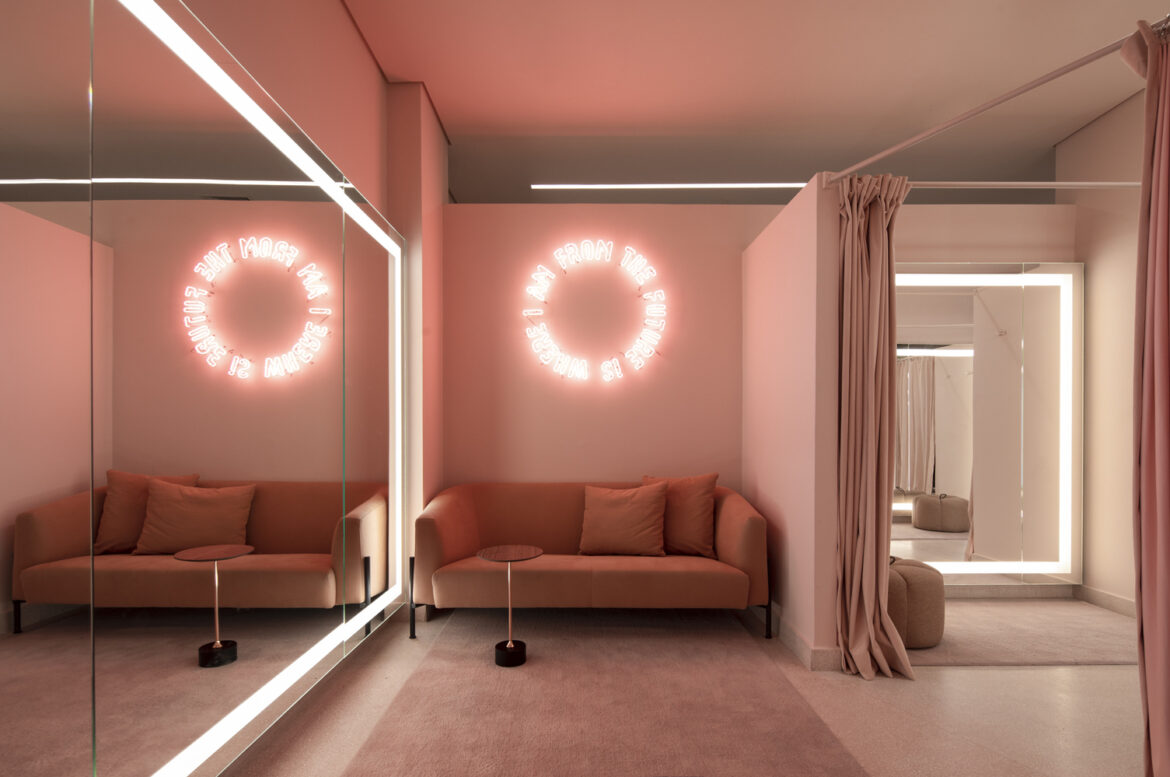 Dressing Room Lighting: Finding the Perfect Fit — Insights